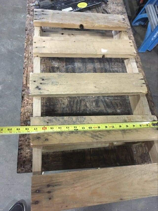 DIY Project: Pallet Wood Coffee Rack – TommyRunByFaith